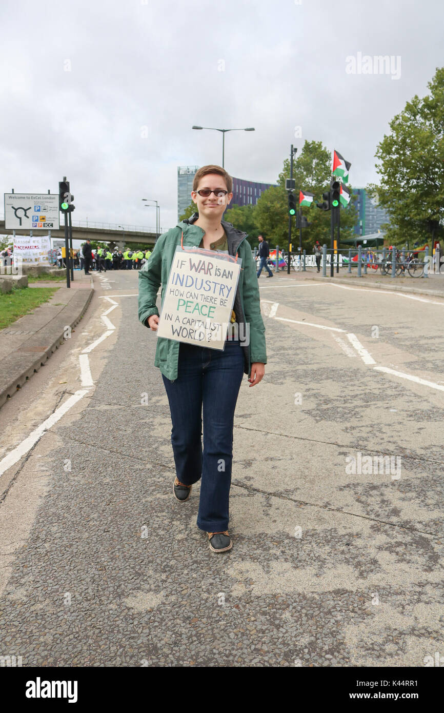 London, UK. 5th Sep, 2017. Peace campaigners from Quaker and interfaith ...