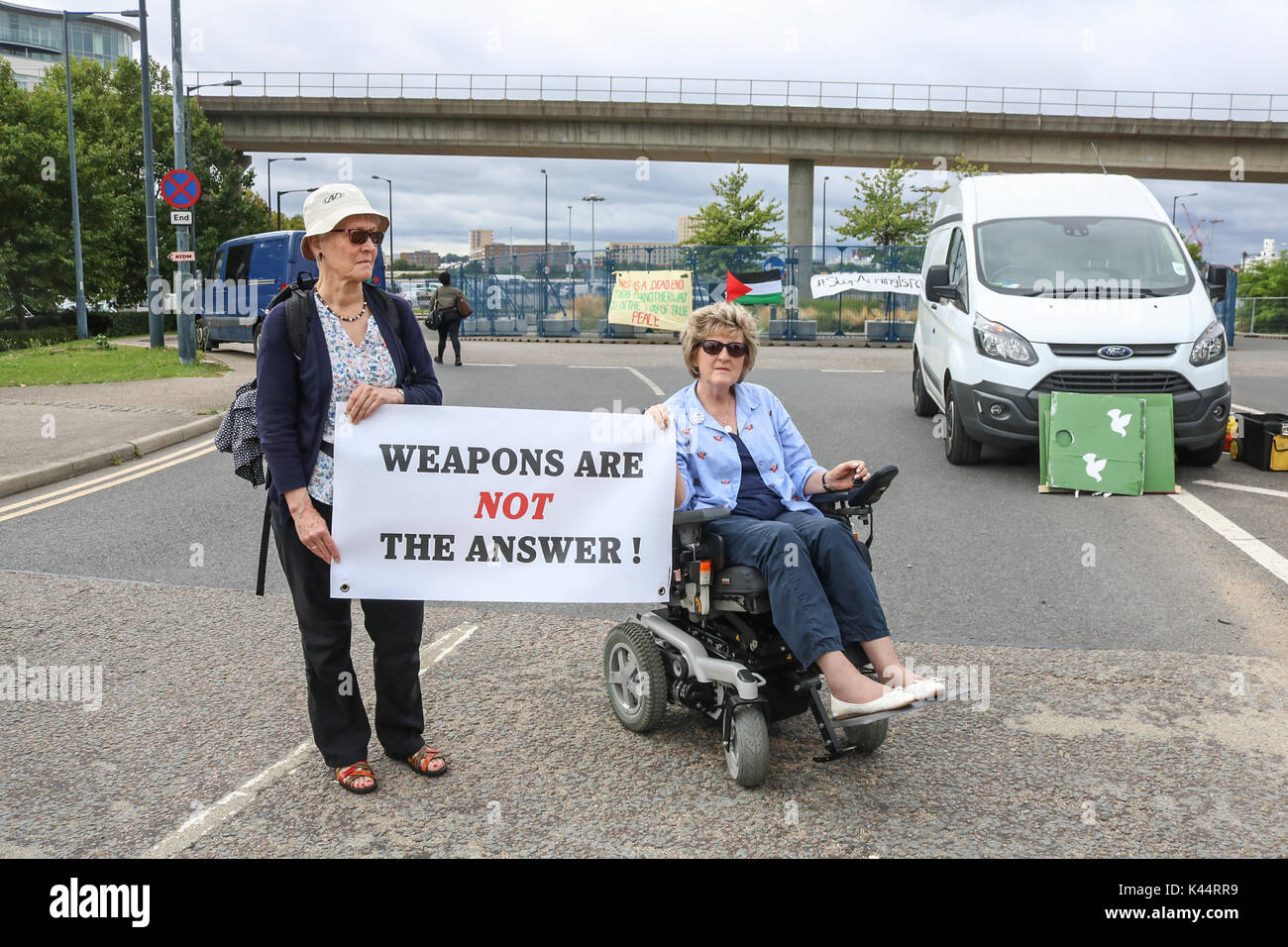 London, UK. 5th Sep, 2017. Peace campaigners frrom Quaker and ...