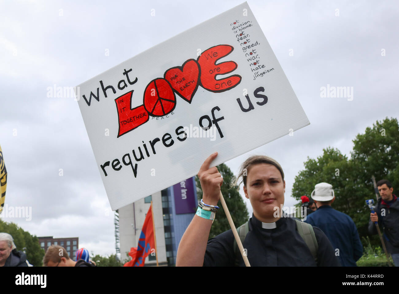 London, UK. 5th Sep, 2017. Peace campaigners frrom Quaker and ...