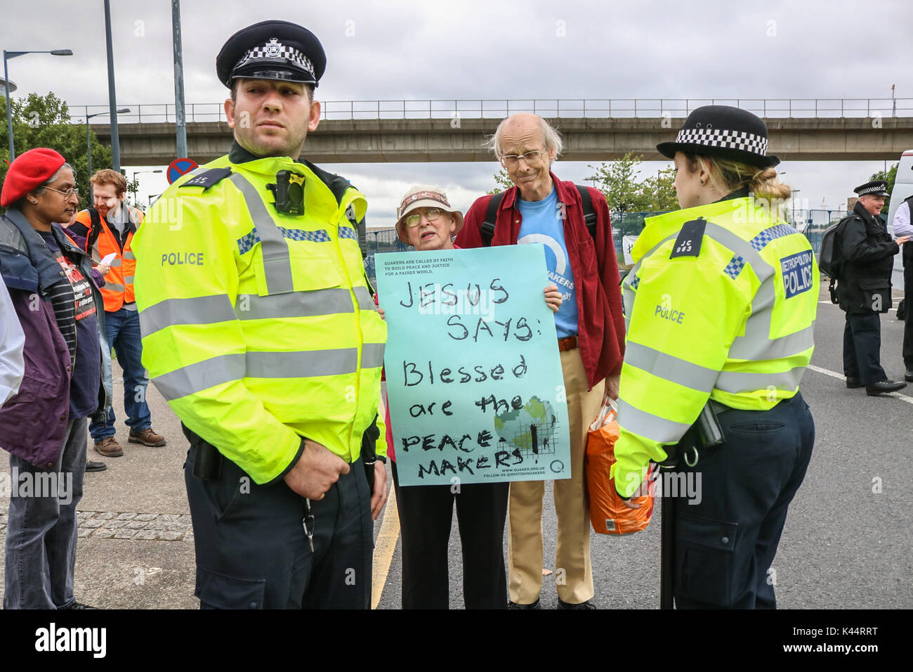 Peace campaigners from hi-res stock photography and images - Alamy