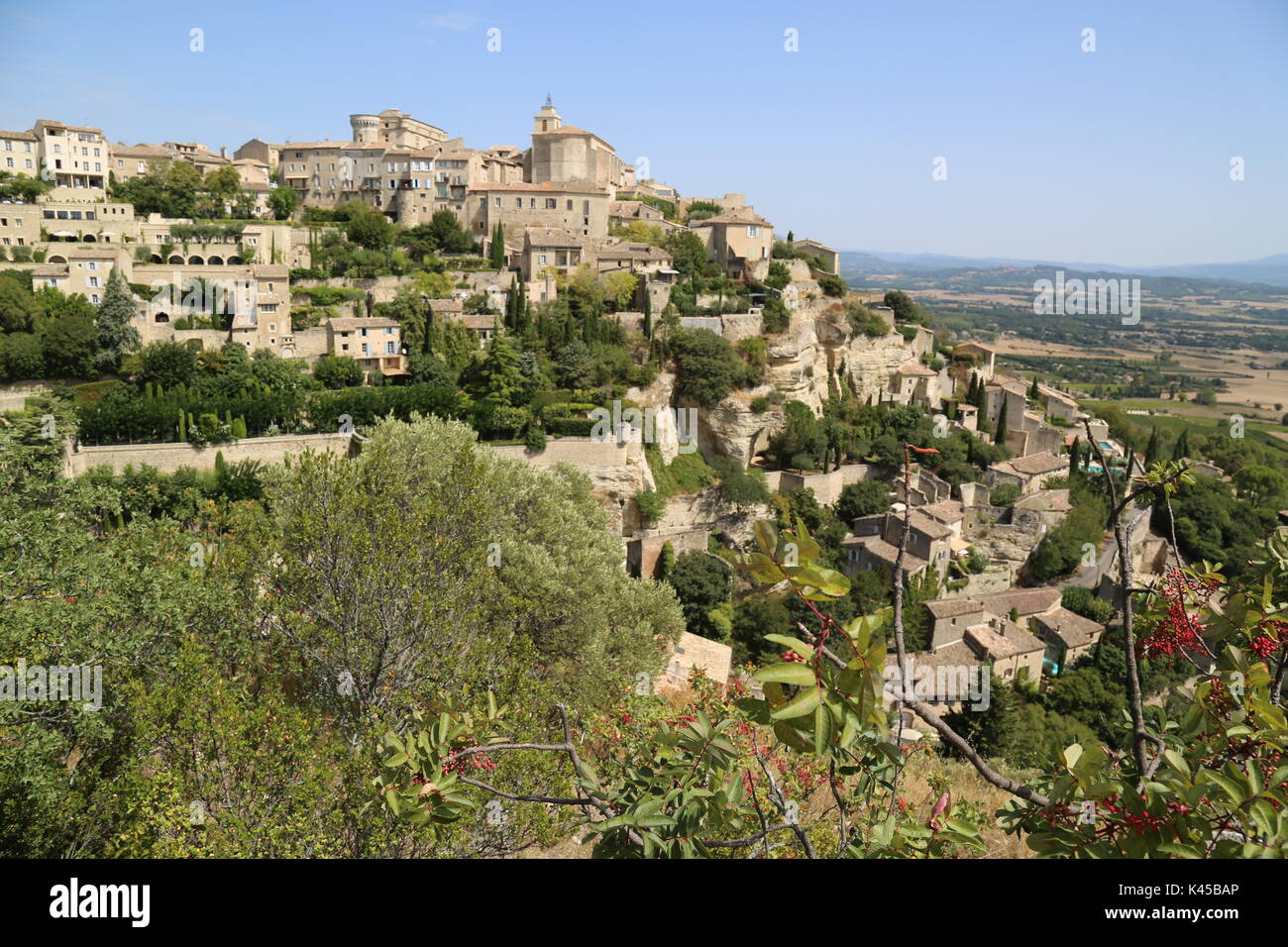 Gordes hilltop village hi-res stock photography and images - Alamy