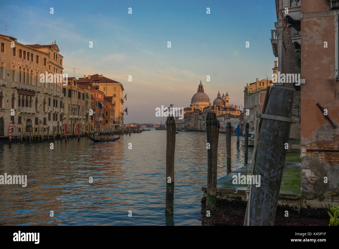 Bridge over canal venetian architecture hi-res stock photography and ...