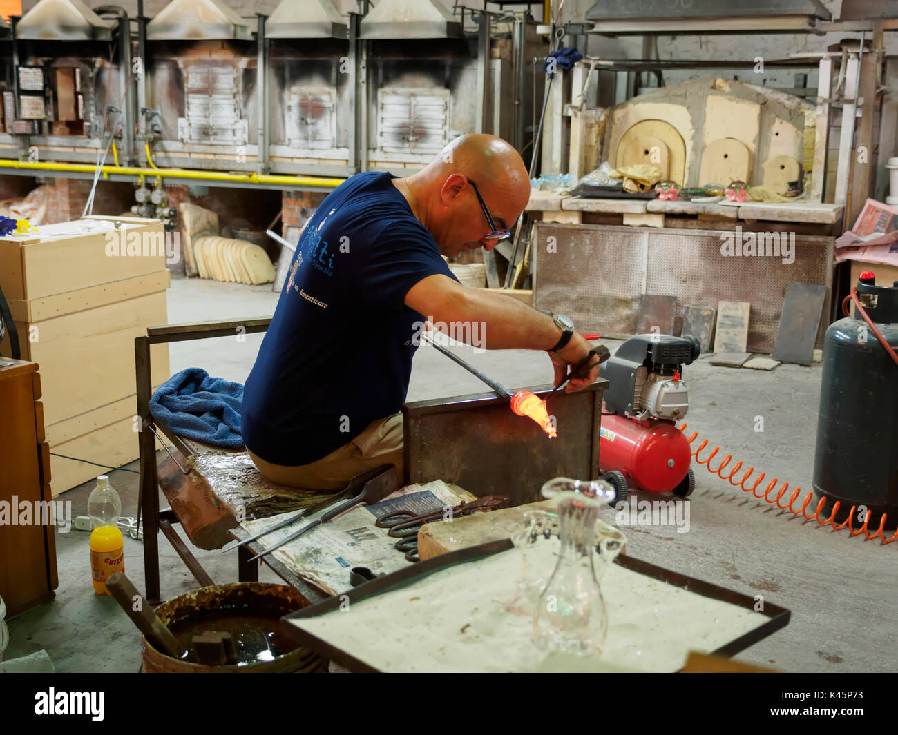Glassmaker hi-res stock photography and images - Alamy
