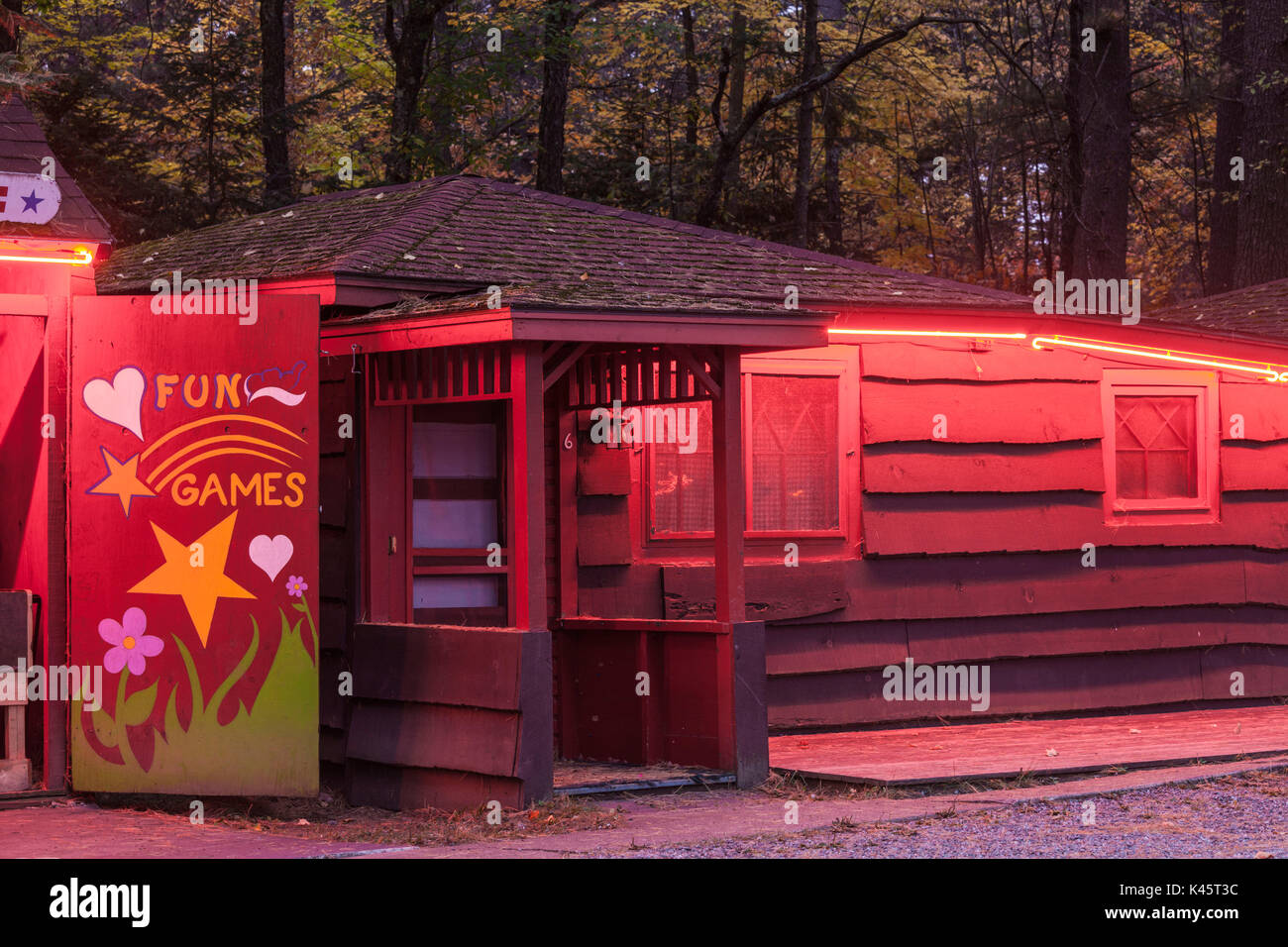 USA, New York, Adirondack Mountains, Lake Placid, red motel Stock Photo ...