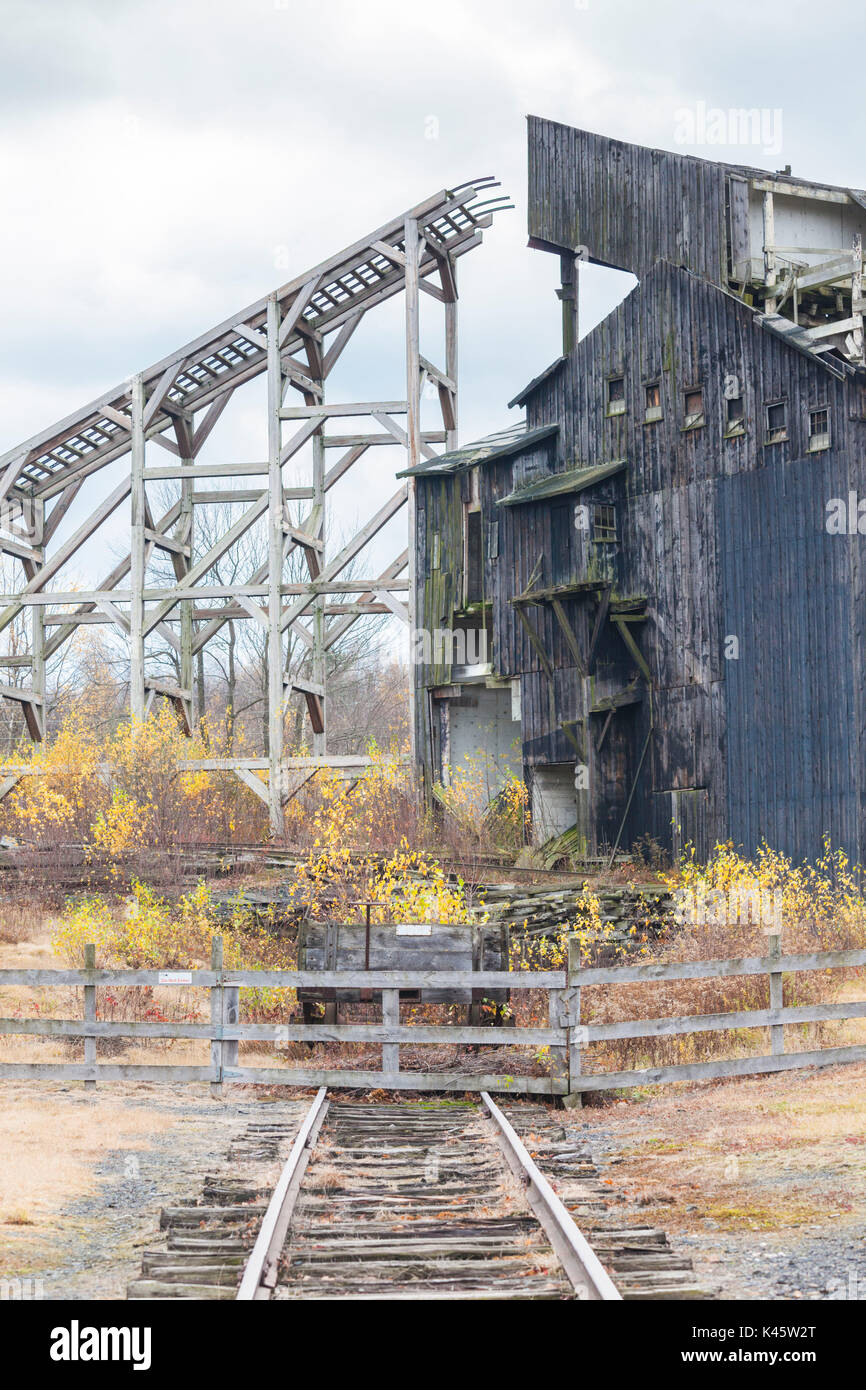 Coal breaker hi-res stock photography and images - Alamy