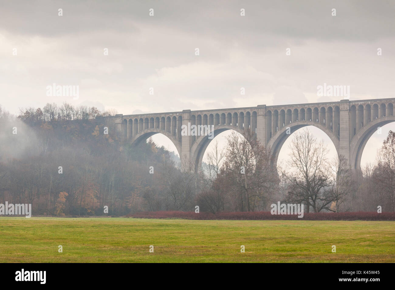 USA, Pennsylvania, Nicholson, Tunkhannock Viaduct, largest concrete ...