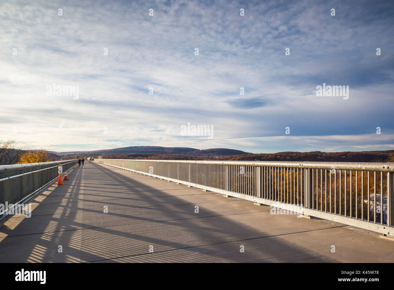 Pedestrian walkway over river hi-res stock photography and images - Alamy