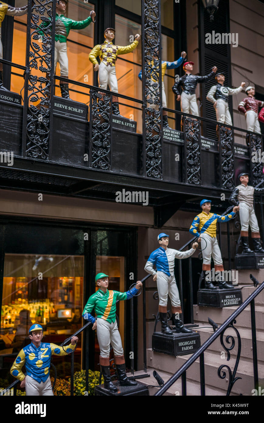 The 21 restaurant hi-res stock photography and images - Alamy