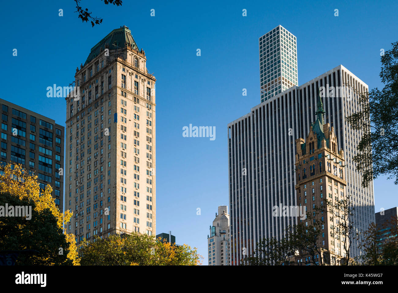 Manhattan fifth avenue hi-res stock photography and images - Alamy