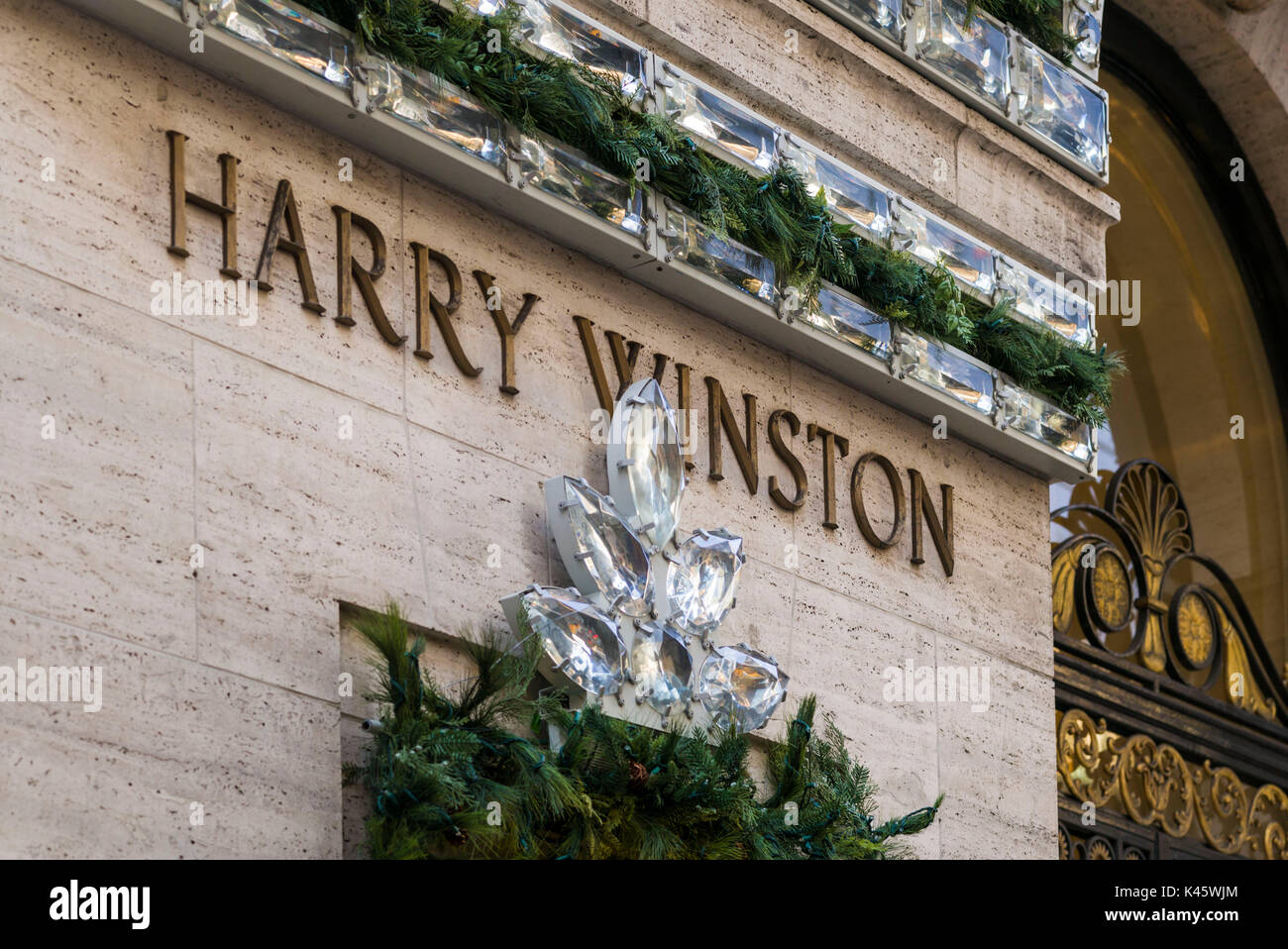 Harry winston sign hi-res stock photography and images - Alamy