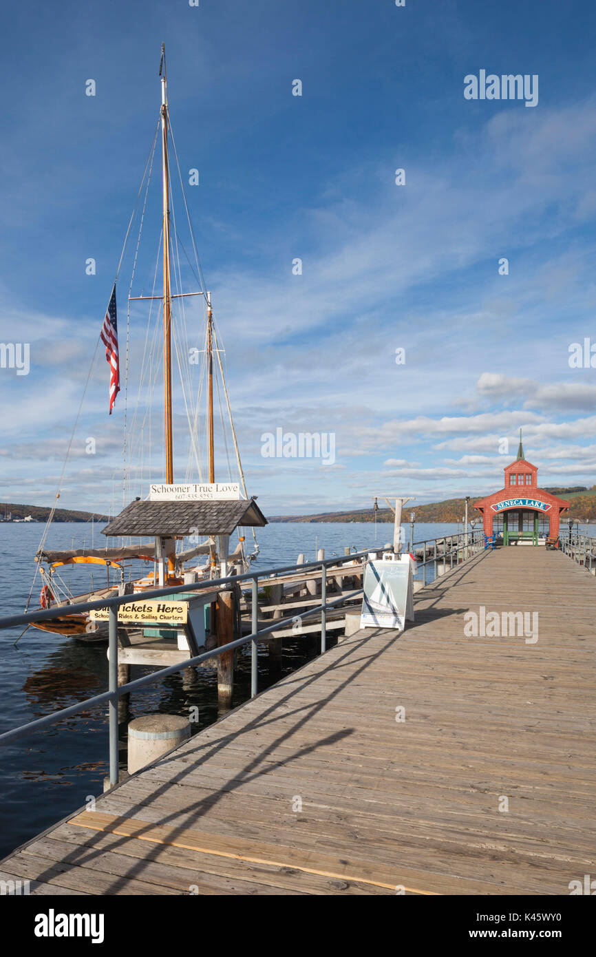 Finger pier hi-res stock photography and images - Alamy