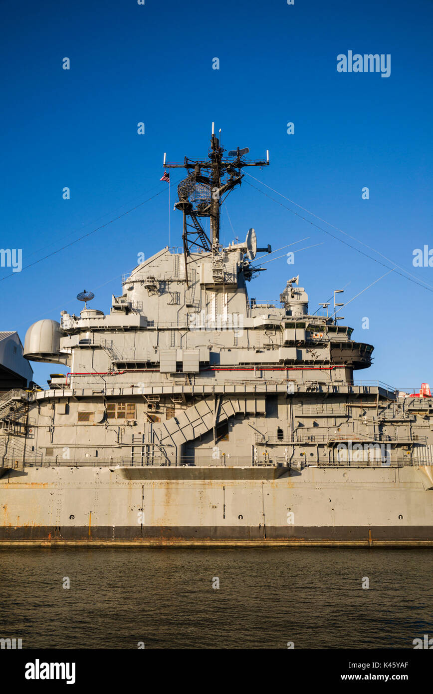 USA, New York, New York City, Mid-Town Manhattan, USS Intrepid aircraft ...
