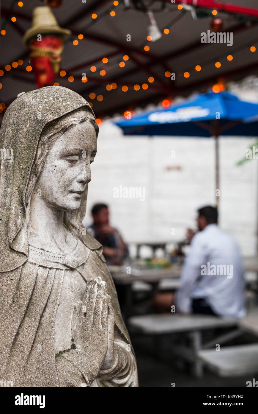 Madonna statue and outdoor bar hi-res stock photography and images - Alamy