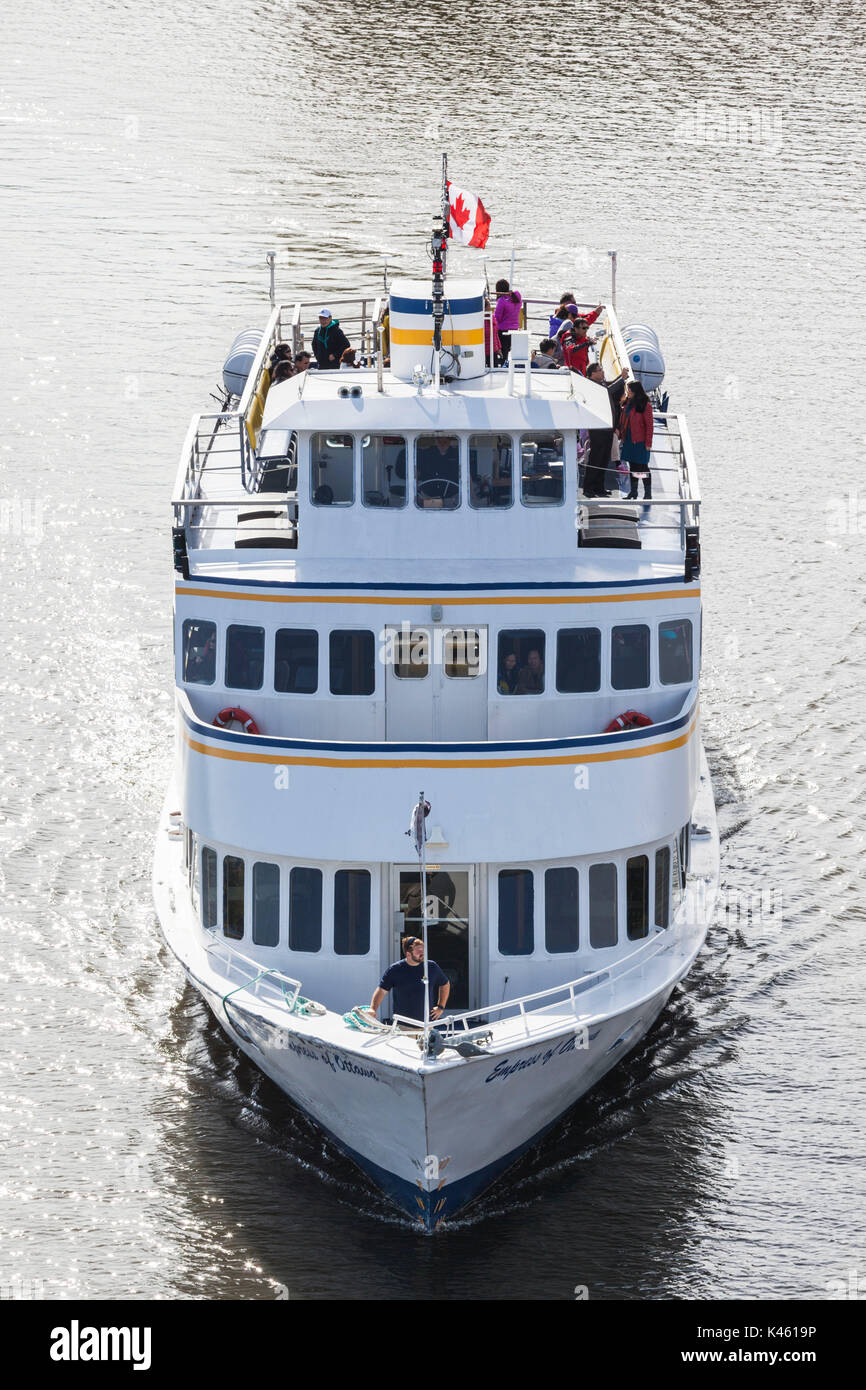 Tourboat on the ottawa river hi-res stock photography and images - Alamy