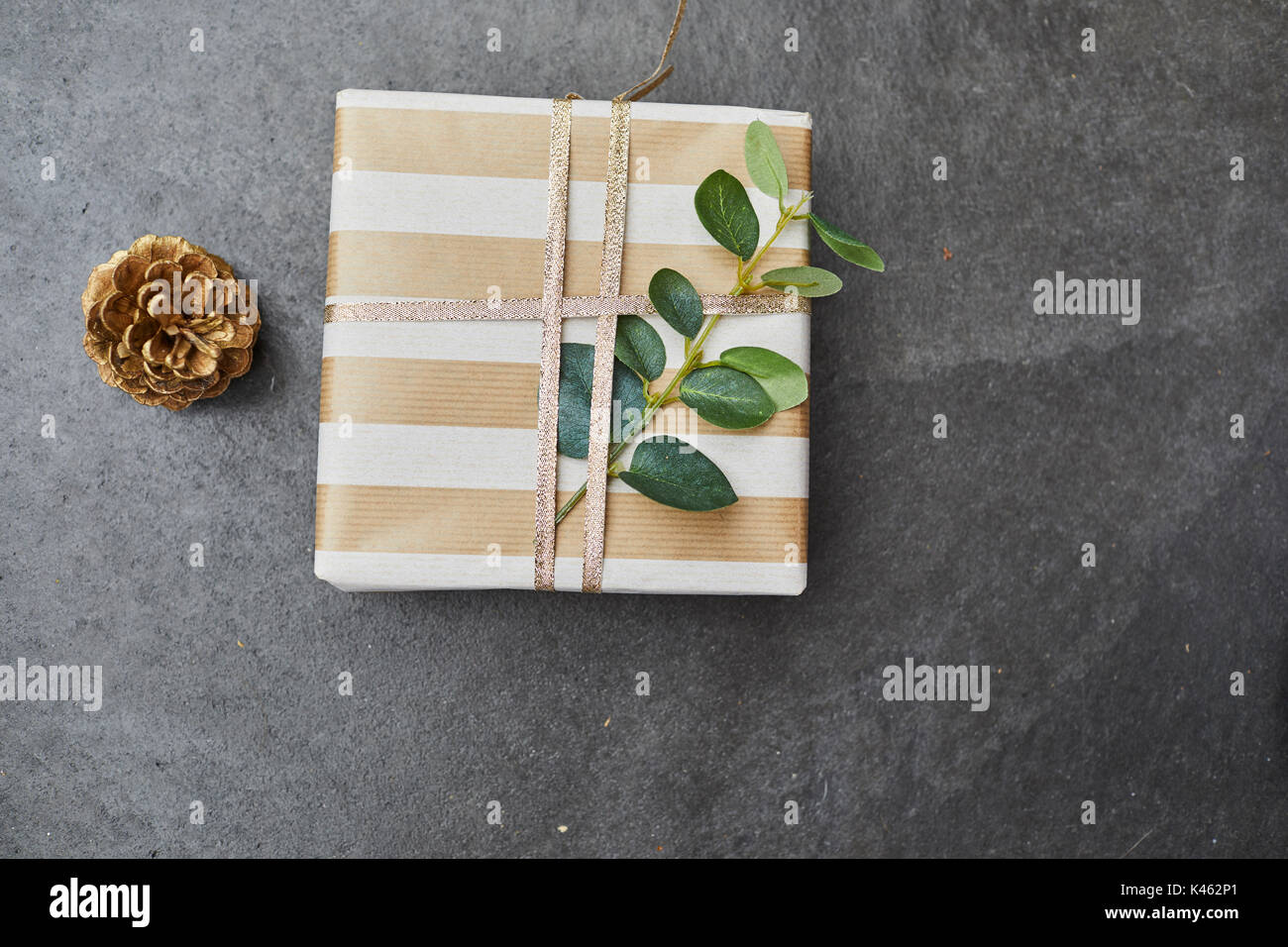 Wrapping parcels hi-res stock photography and images - Alamy