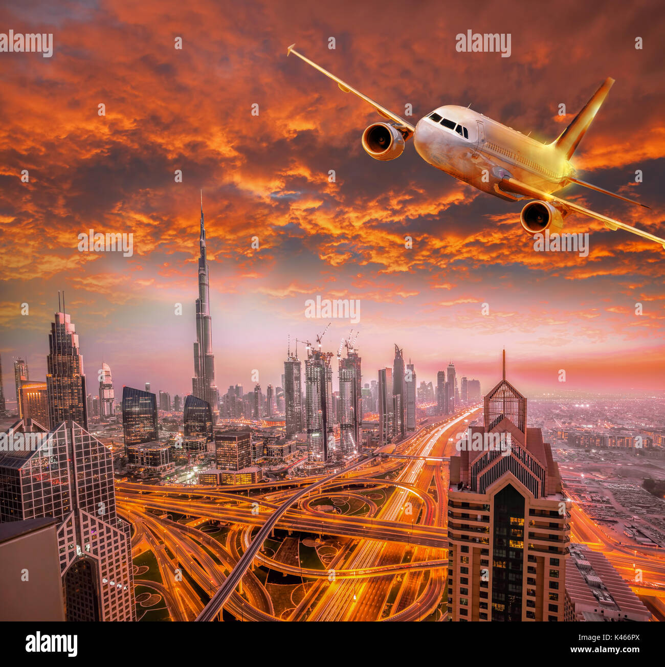 Airplane landing in dubai airport hi-res stock photography and images ...