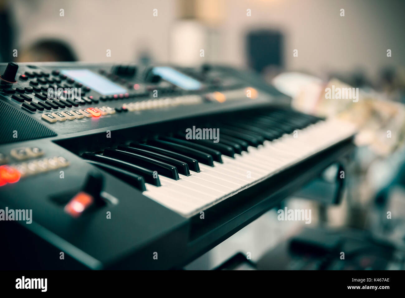 Musical keyboard hi-res stock photography and images - Alamy
