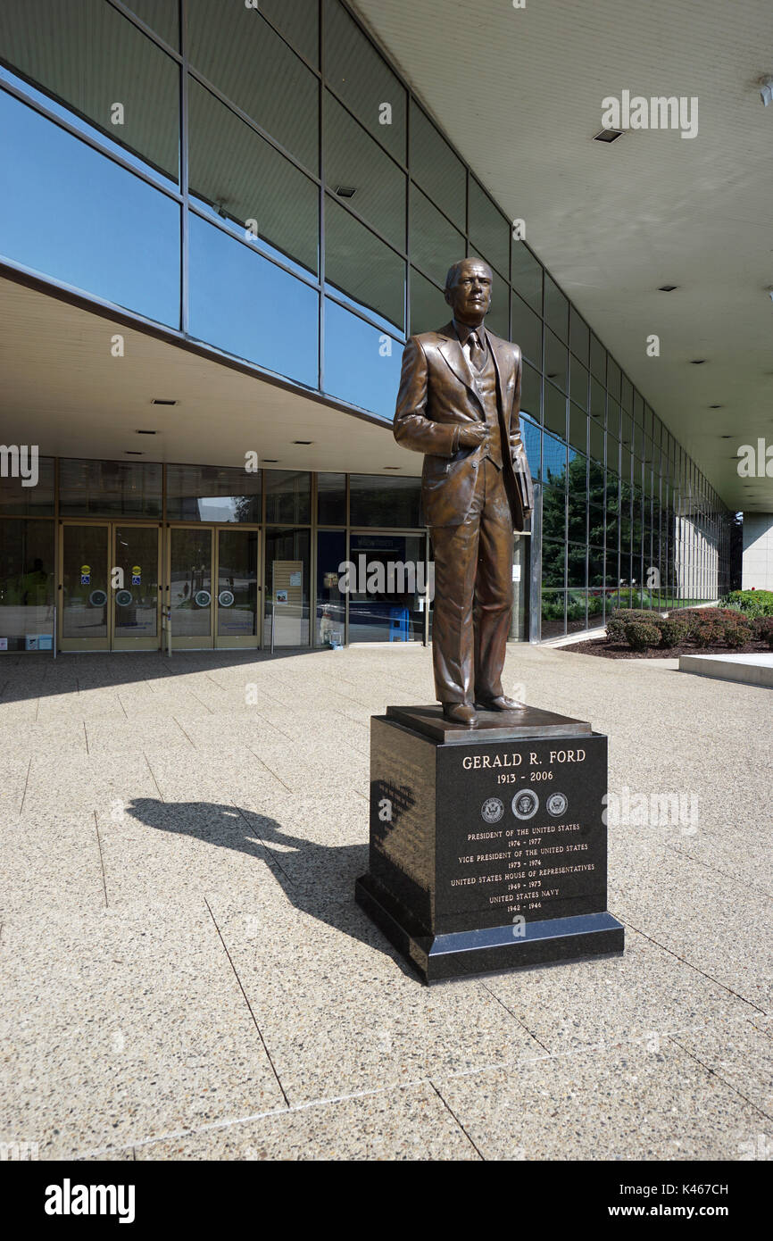 Statue of President Gerald R Ford Stock Photo - Alamy