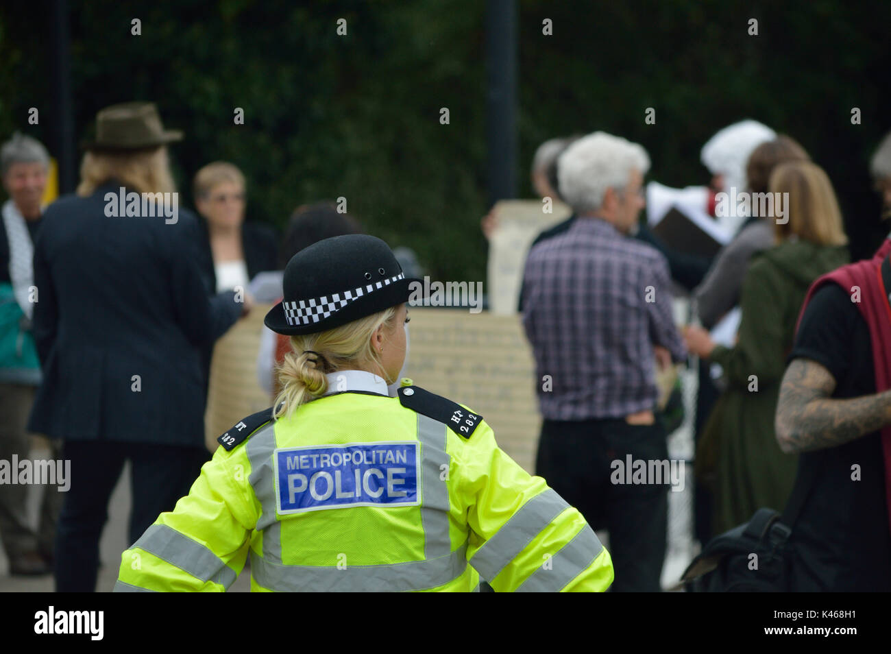 Metropolitan Police on duty in London Stock Photo - Alamy