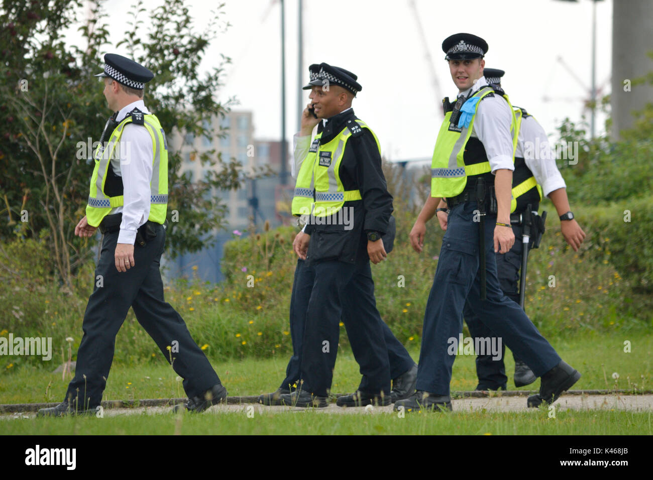 Metropolitan Police on duty in London Stock Photo - Alamy