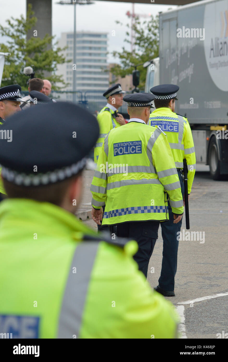 Metropolitan police control centre hi-res stock photography and images ...