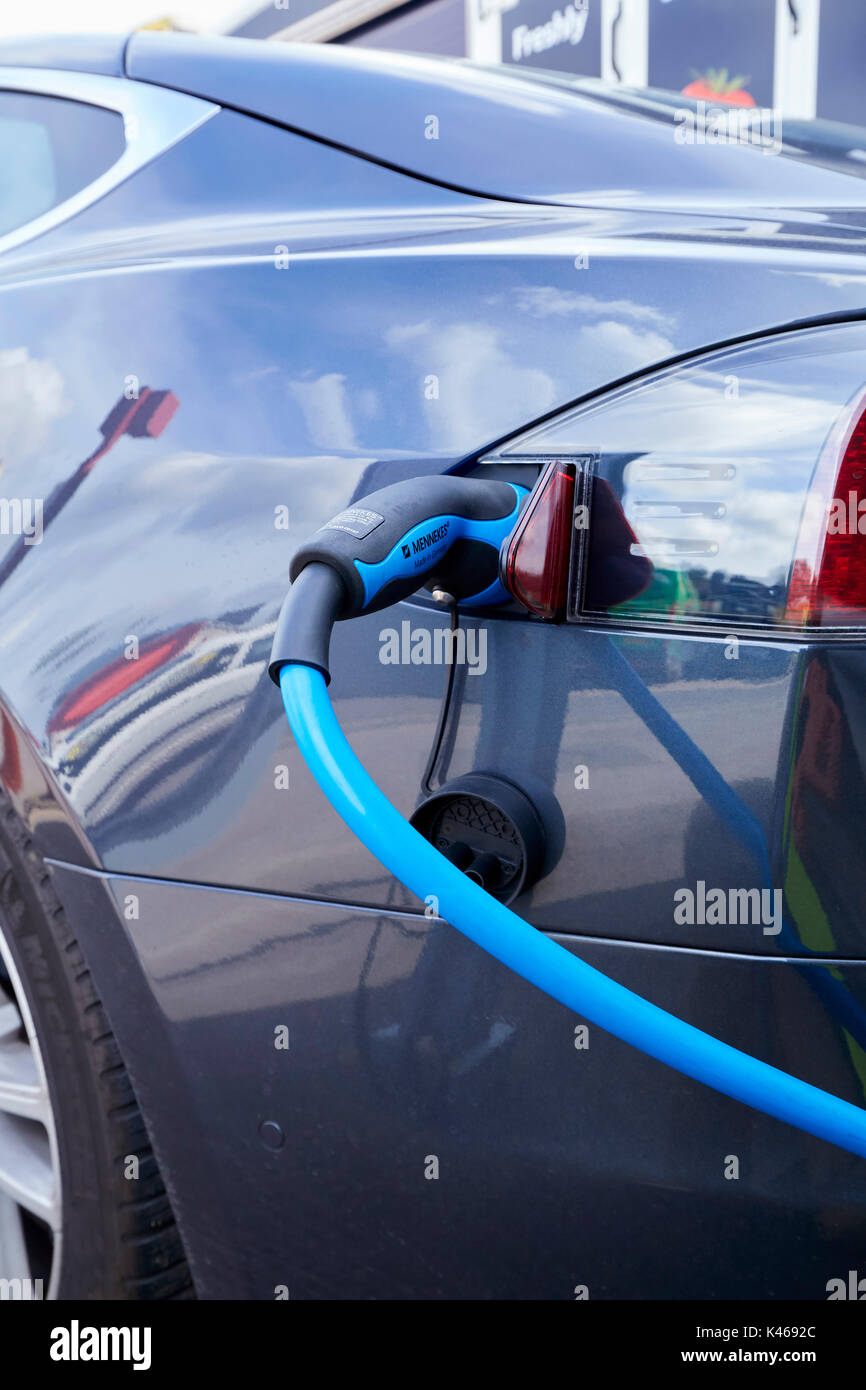 Tesla electric vehicle charging points hi-res stock photography and ...