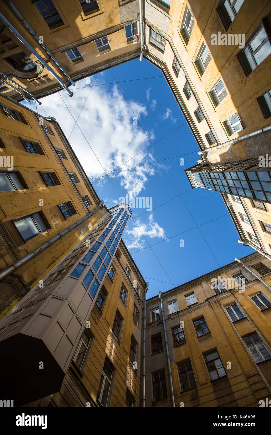 Court structure hi-res stock photography and images - Alamy