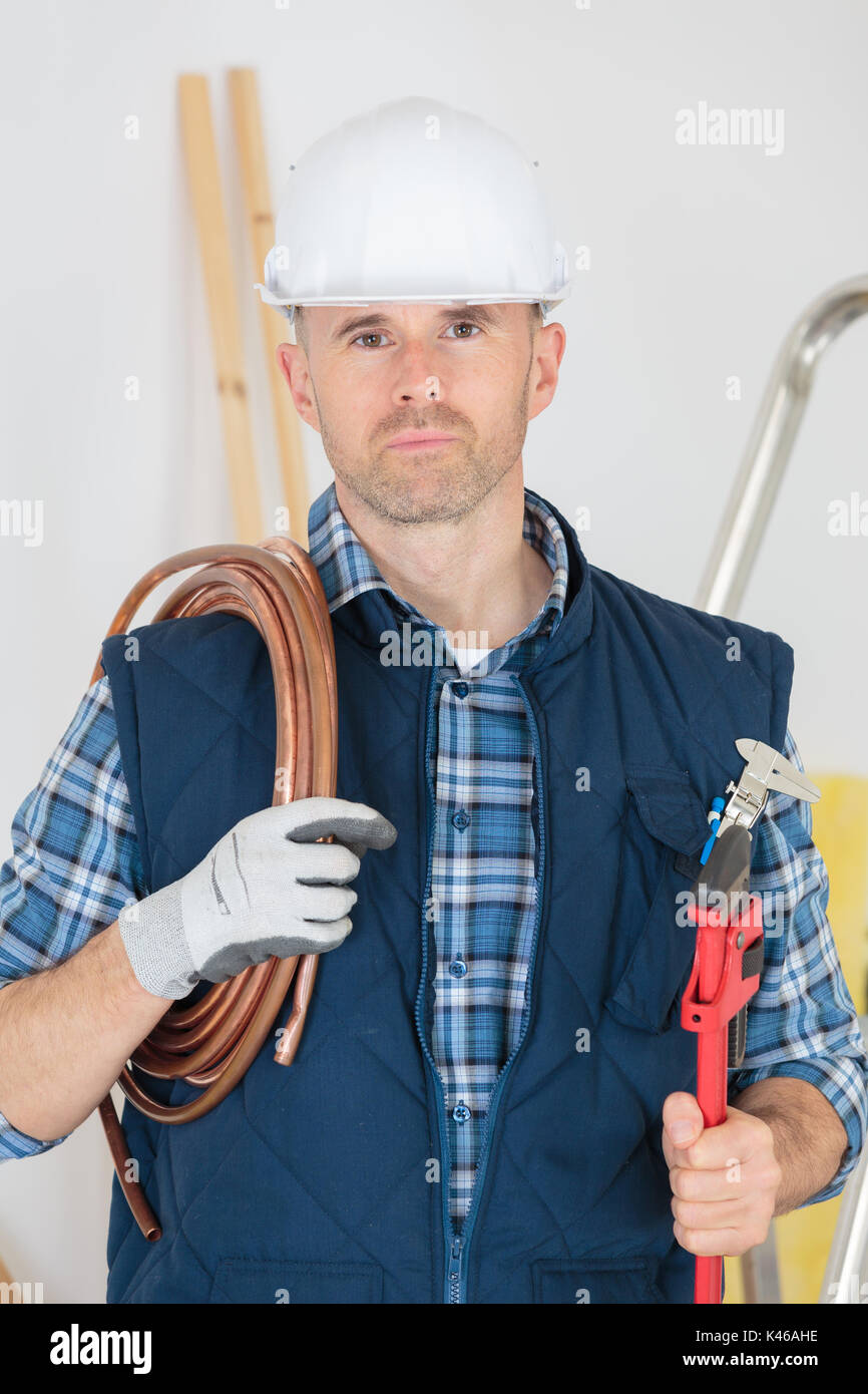 Hand holding electrical wires hi-res stock photography and images - Alamy