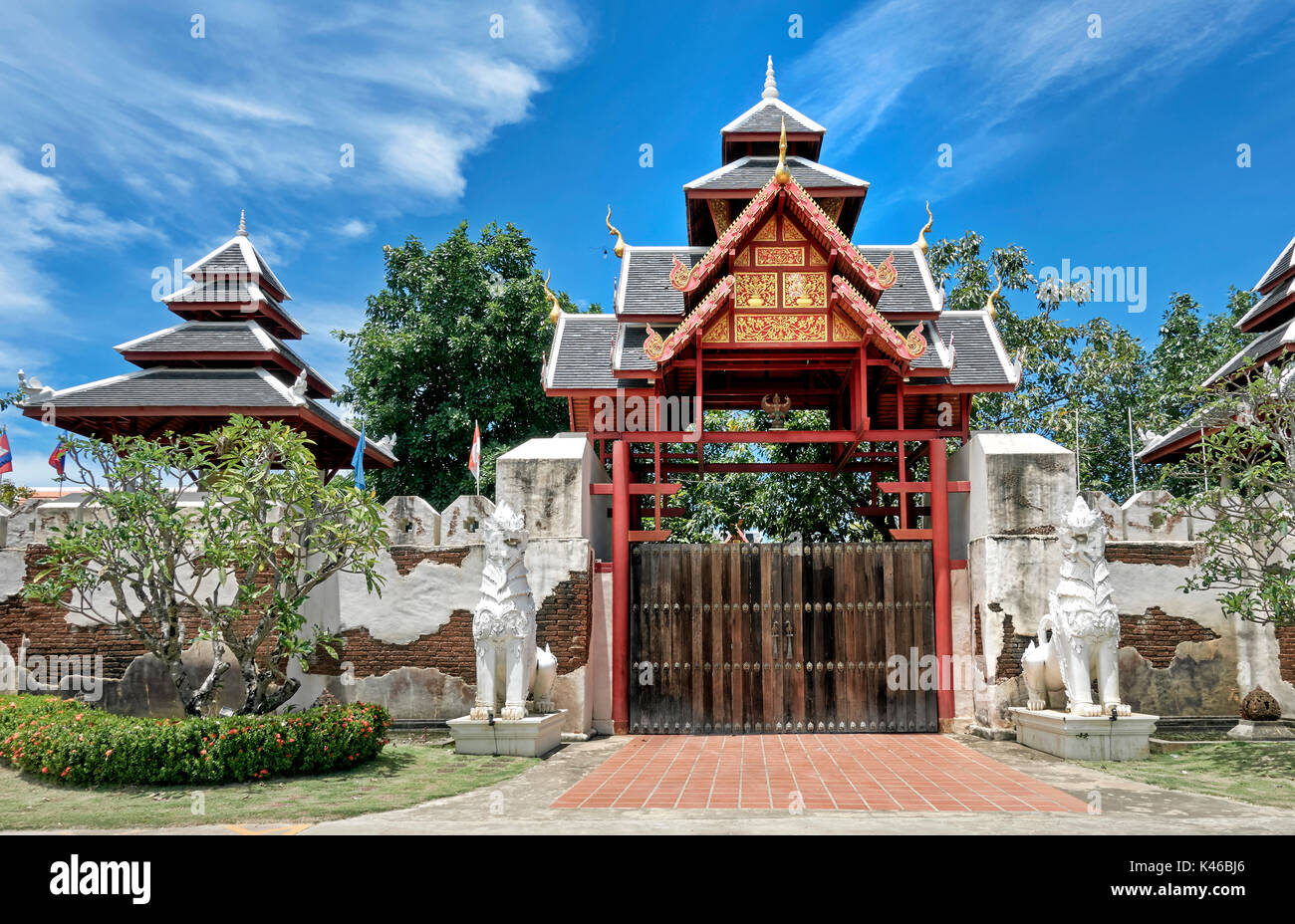 Thailand architecture. Exterior of the Thai culture center, Pattaya ...