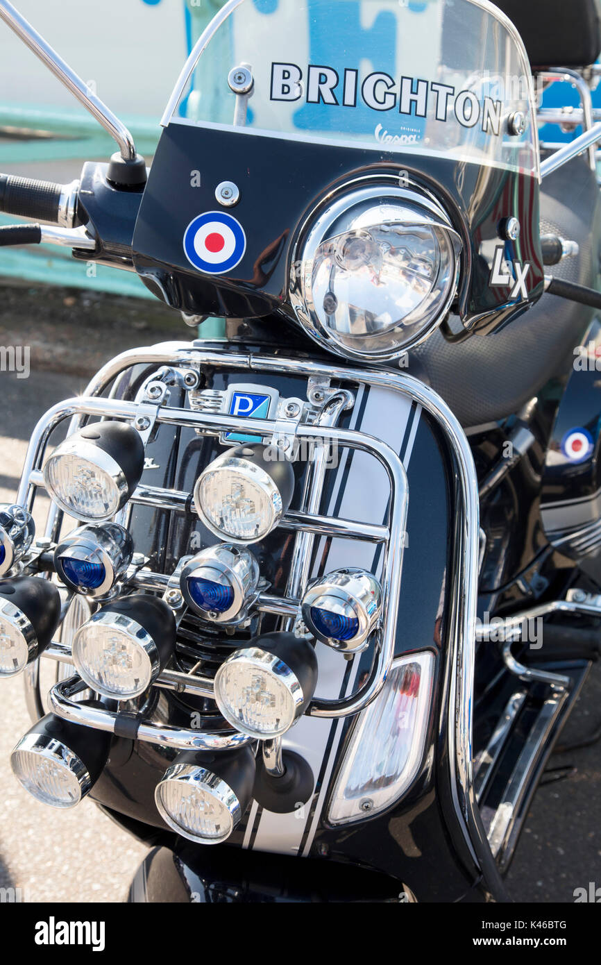 Mods rockers scooters 1960s hi-res stock photography and images - Alamy