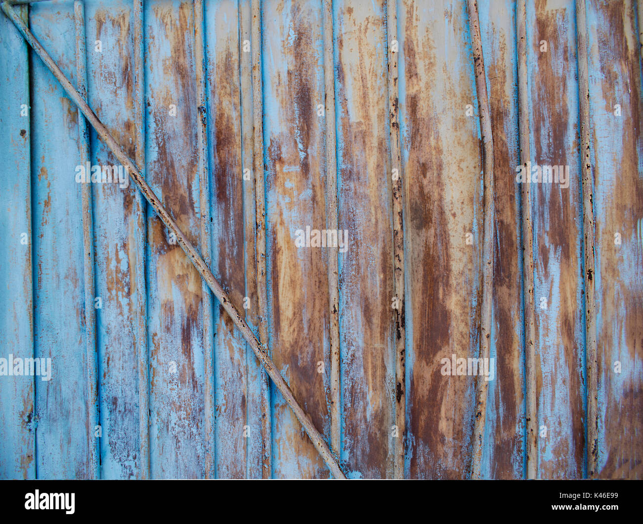 Red metal bars hi-res stock photography and images - Alamy