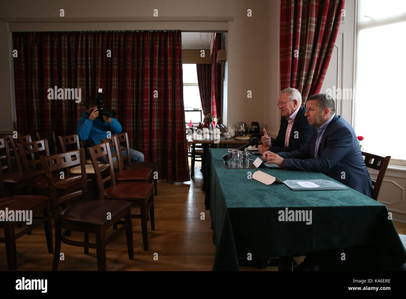 Unite's communications officer Bob Wylie (left) and assistant general ...