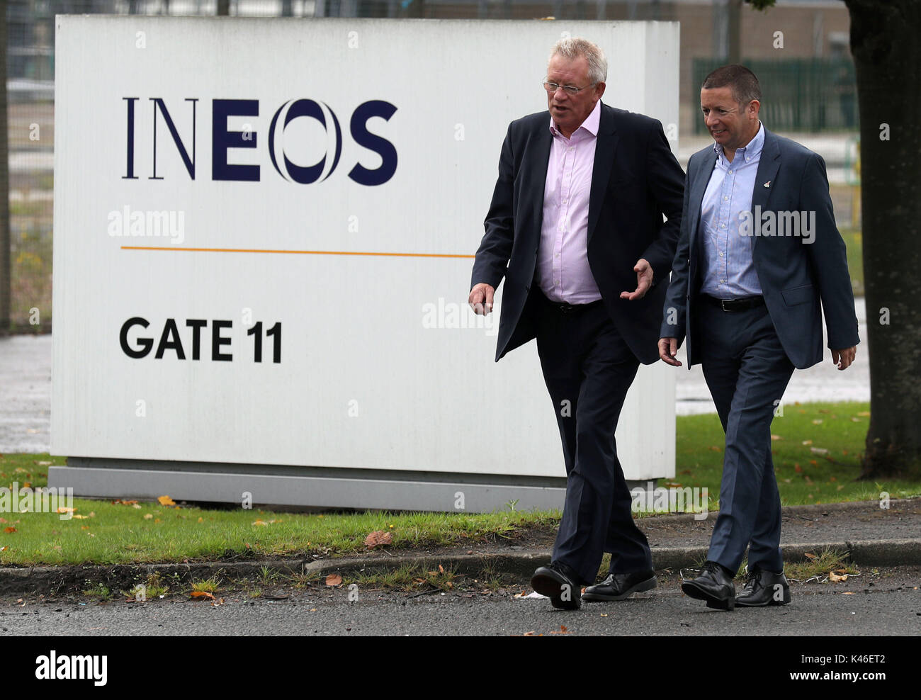 Unite's communications officer Bob Wylie (left) and assistant general ...