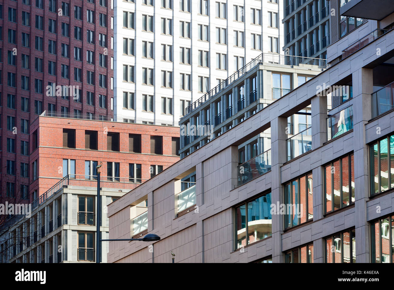 Offices, government buildings and businesses in the center of the Hague ...