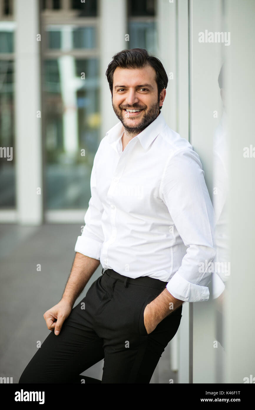 Office bulilding hi-res stock photography and images - Alamy