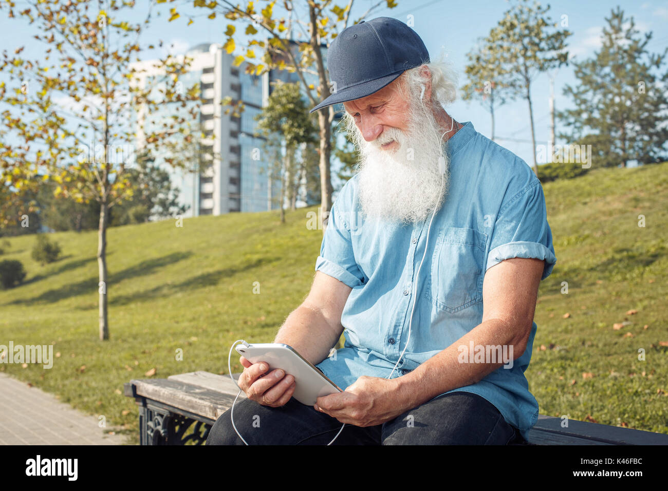 Bearded senior hi-res stock photography and images - Alamy