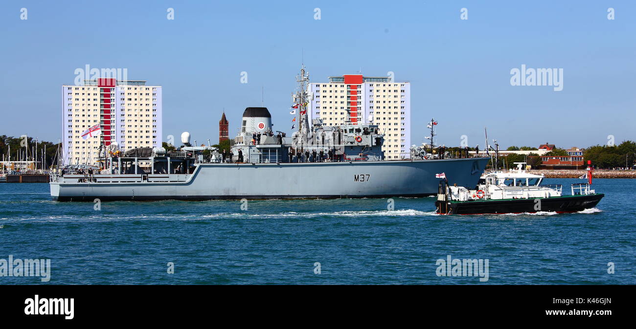 Hunt class minesweeper High Resolution Stock Photography and Images - Alamy