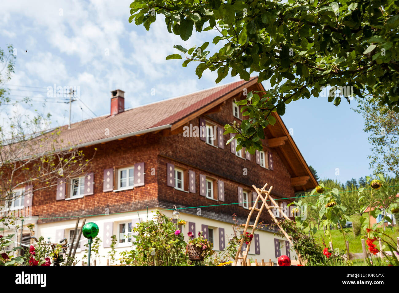 Bavaria bavarian farm house typical hi-res stock photography and images ...