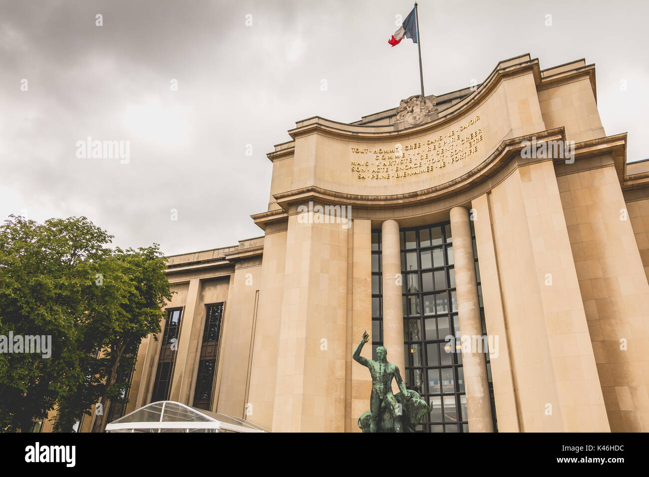 architecture detail of the Palais de Chaillot, Place du Trocadéro ...