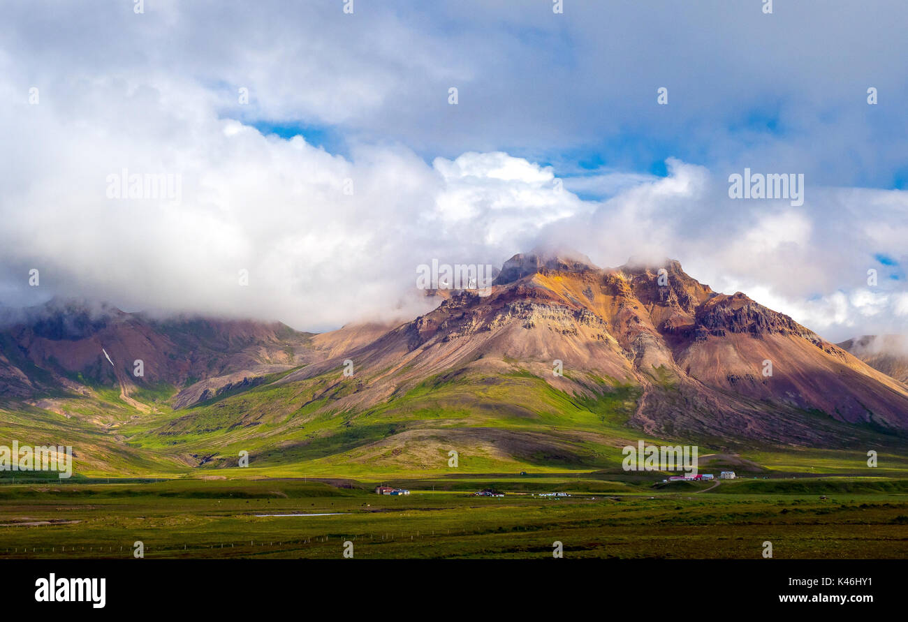 Iceland tourist spot hi-res stock photography and images - Alamy