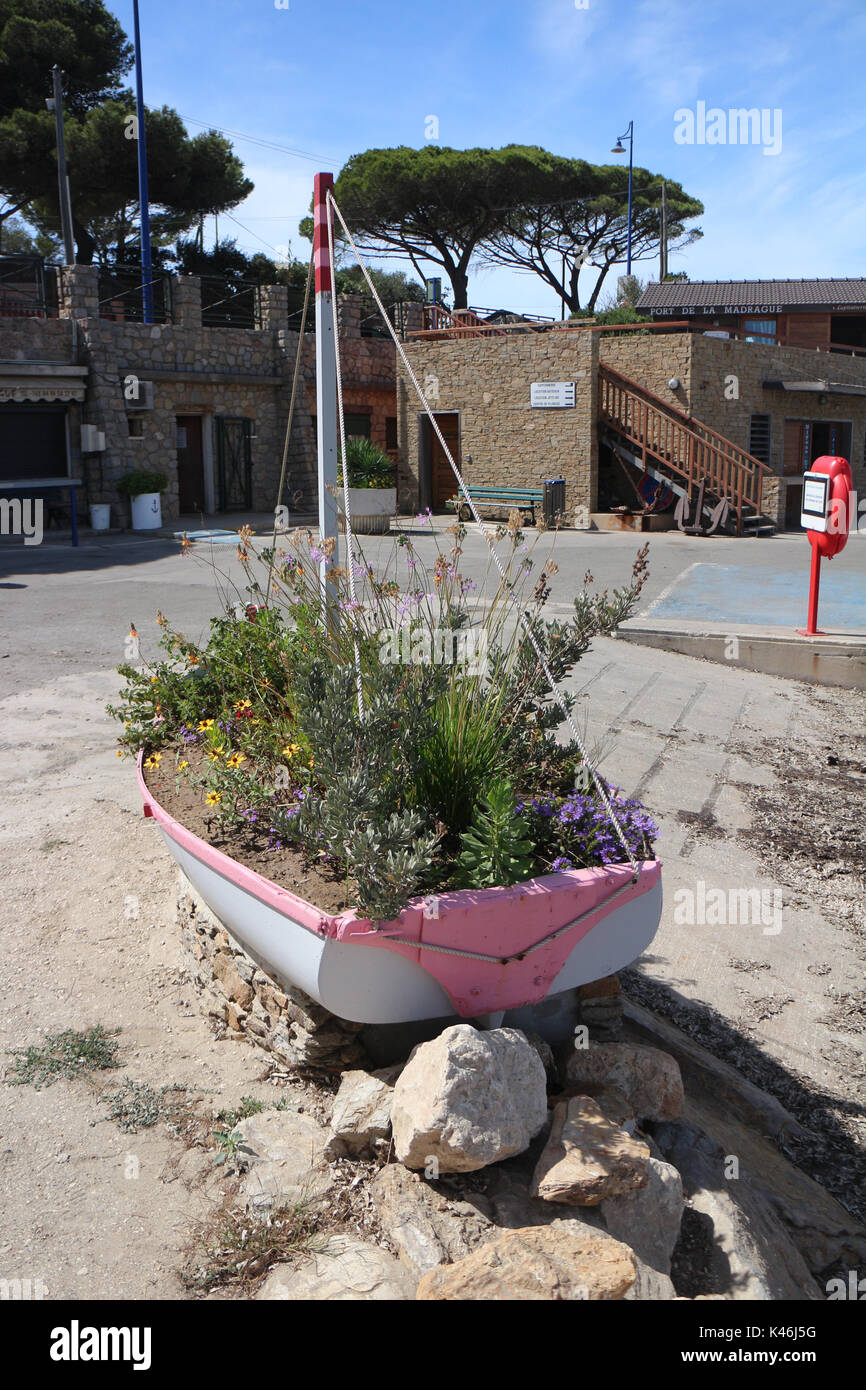Boat planter hi-res stock photography and images - Alamy