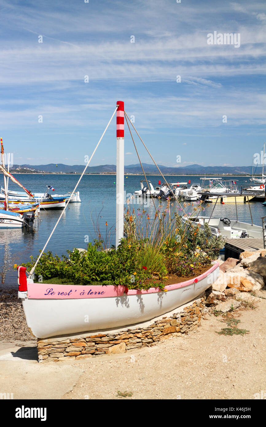 Boat flower planter hi-res stock photography and images - Alamy