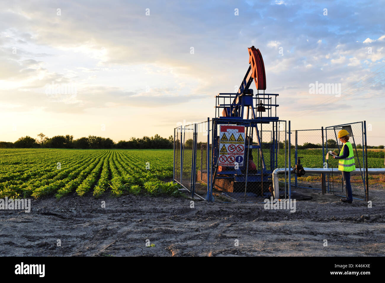 Petroleum engineer hi-res stock photography and images - Alamy