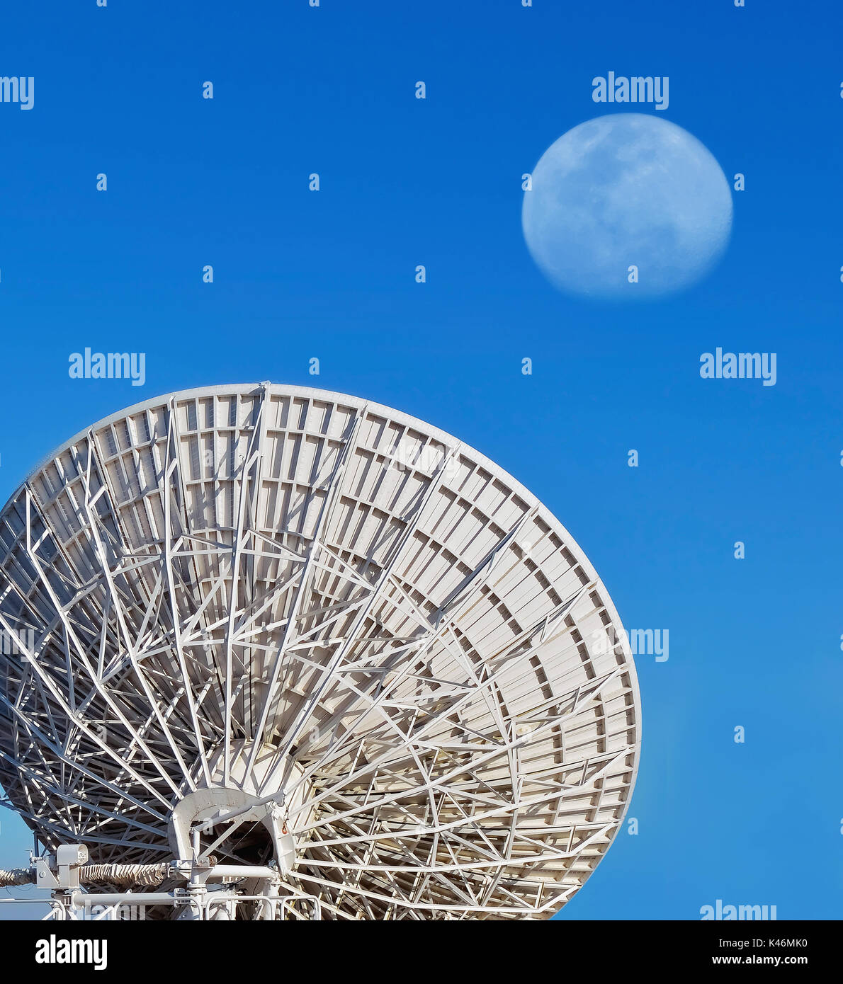 Satellite antenna on moon hi-res stock photography and images - Alamy