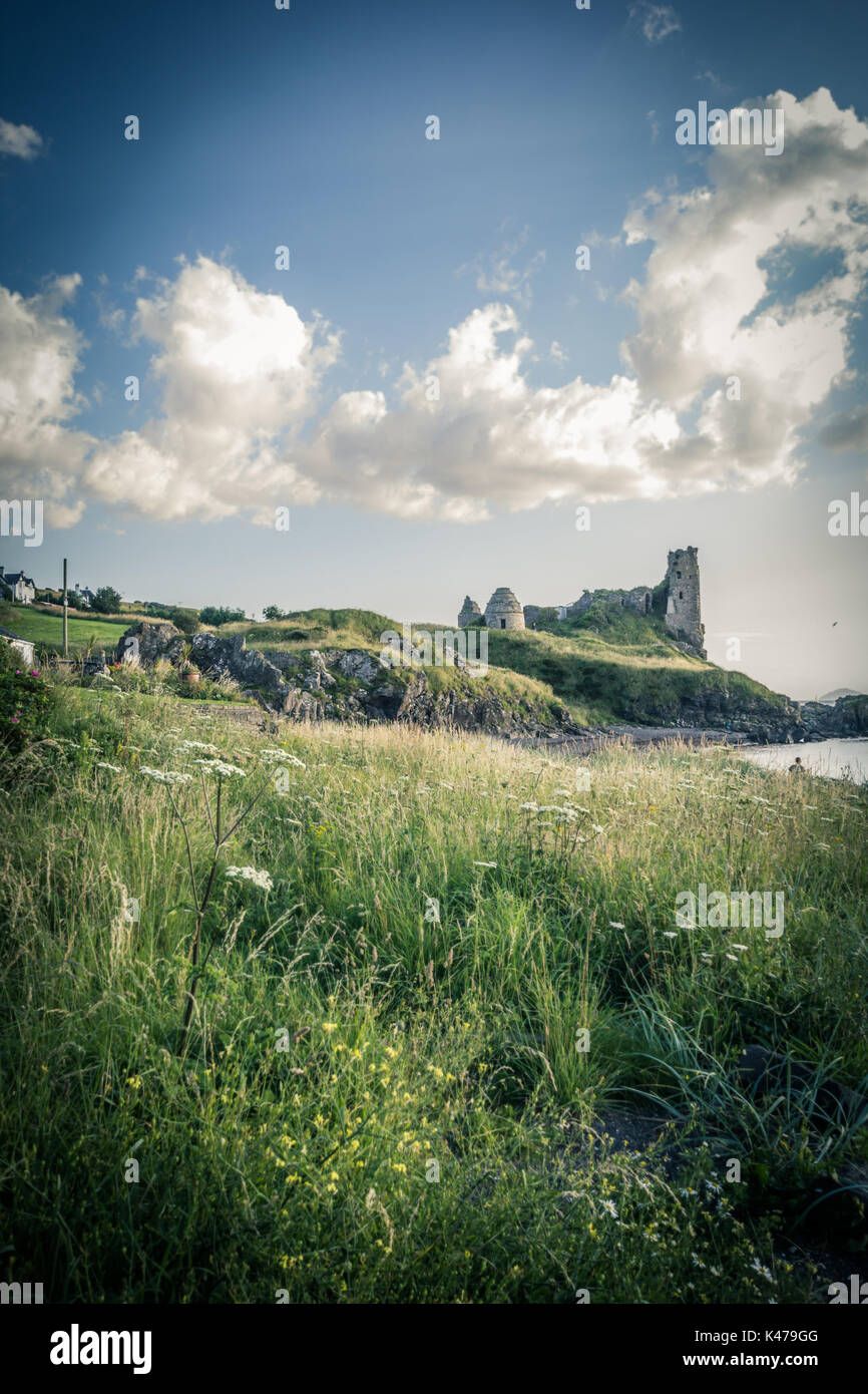 Dunure castle hi-res stock photography and images - Alamy