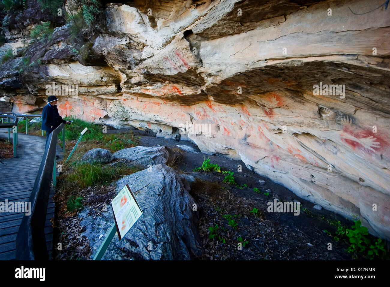 Aboriginal Art Gallery Mt Moffatt National Park Stock Photo - Alamy