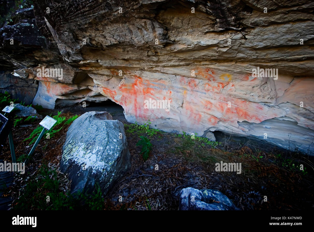 Aboriginal Art Gallery Mt Moffatt National Park Stock Photo - Alamy