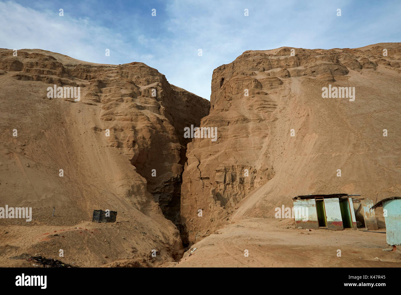 Earthquake fault line hi-res stock photography and images - Alamy