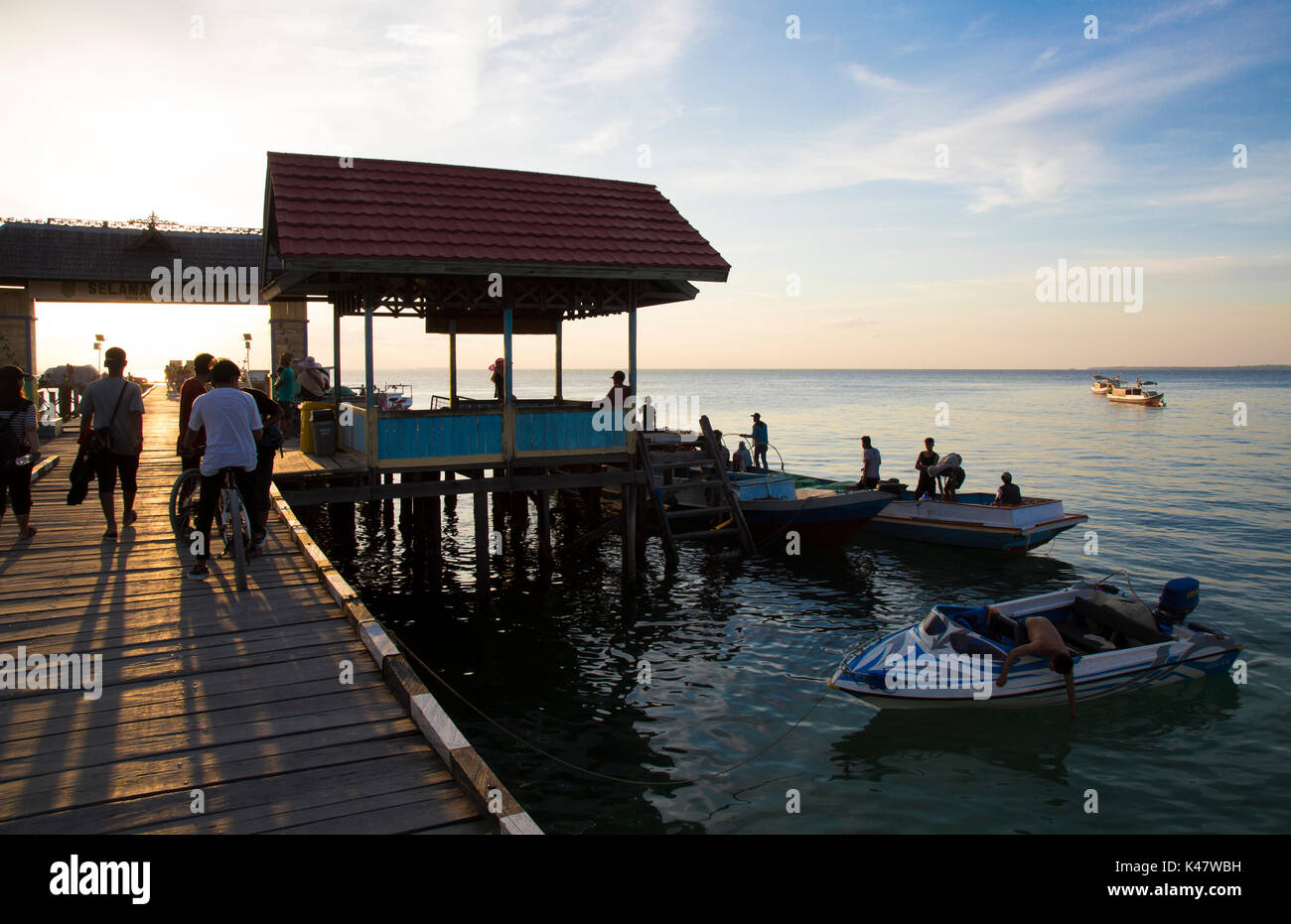 Main pier on Derawan Island, Kalimantan Stock Photo - Alamy