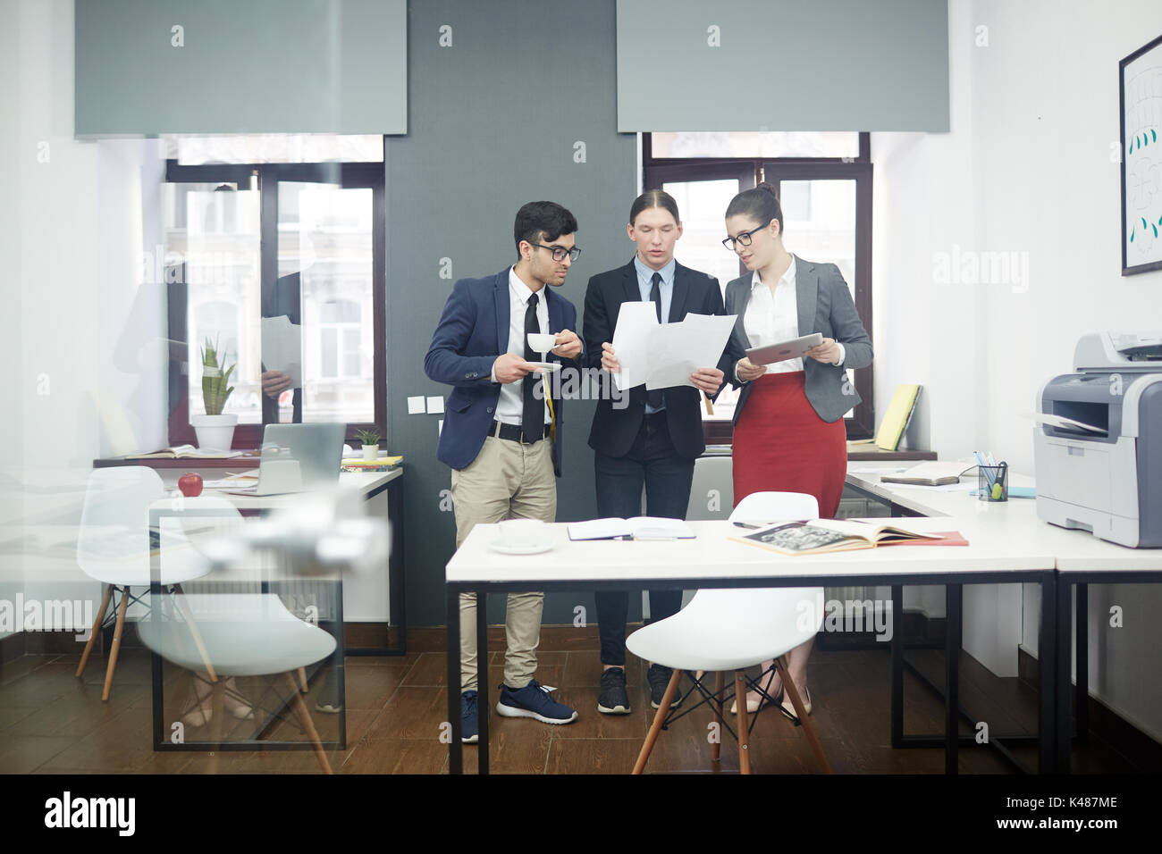 Teamwork of accountants Stock Photo - Alamy